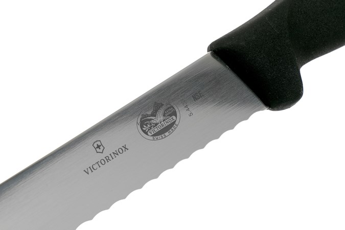Victorinox Fibrox serrated carving knife, 25 cm | Advantageously ...
