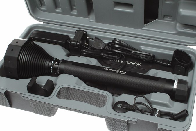 Led Lenser X21R.2 | Achetez à prix avantageux chez knivesandtools.fr