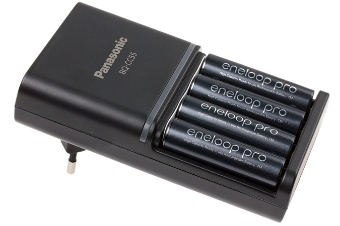 Panasonic Eneloop Bq Cc55 Quick Charger 4x Nimh Aa 2500 Mah Batteries