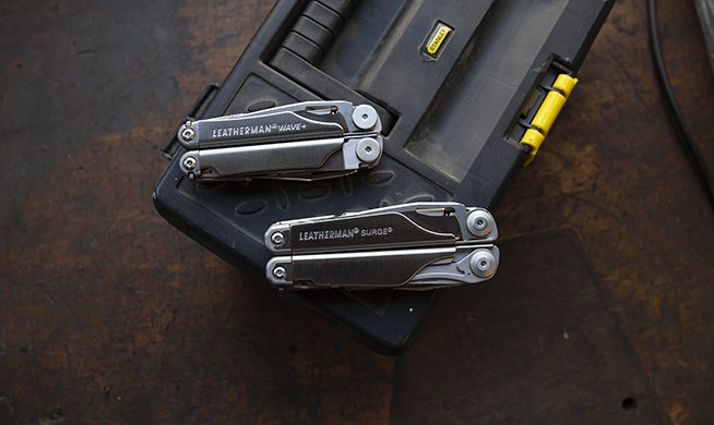 Leatherman Surge vs Wave Plus multitools vergeleken bij Knivesandtools