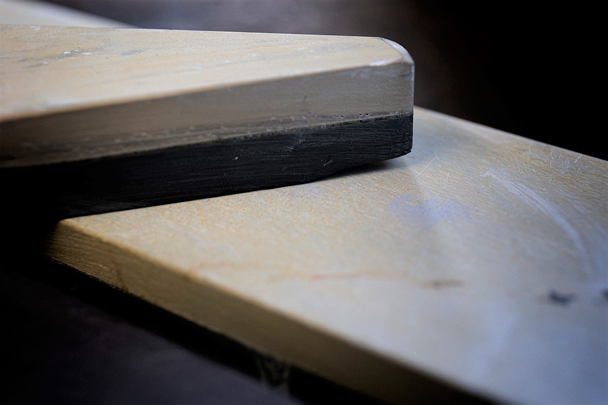 A sharpening stone made from ceramics, diamond or natural stone? Which ...