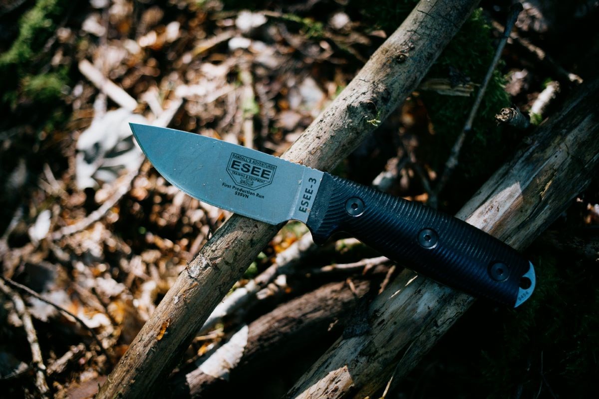 Review: ESEE 3 in S35VN & ESEE 6 with the 3D handles - Breaking the mould