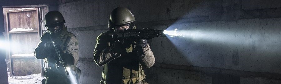 Top 10 military flashlights at Knivesandtools